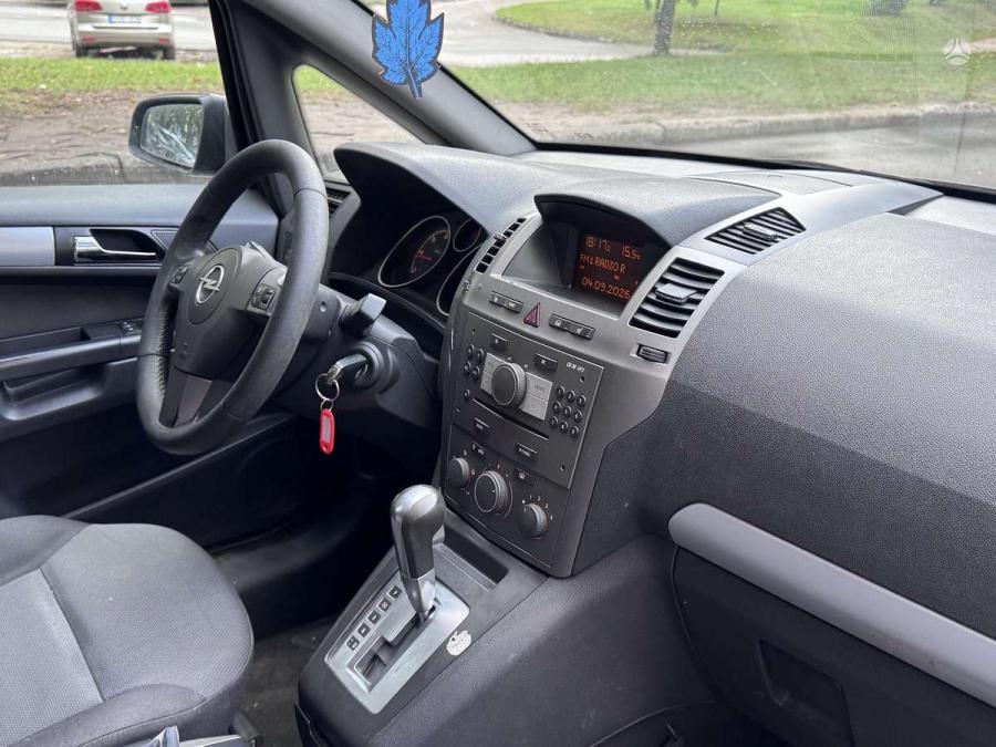 Blue Opel Zafira 2006 in Vilnius, with an engine capacity of 1.91 L and mileage of 289 thousand km for 1350 €, photo 8 on AUTOMOTO.COM.LV