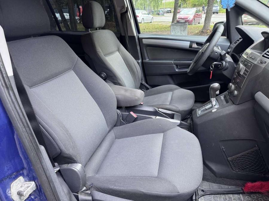 Blue Opel Zafira 2006 in Vilnius, with an engine capacity of 1.91 L and mileage of 289 thousand km for 1350 €, photo 9 on AUTOMOTO.COM.LV