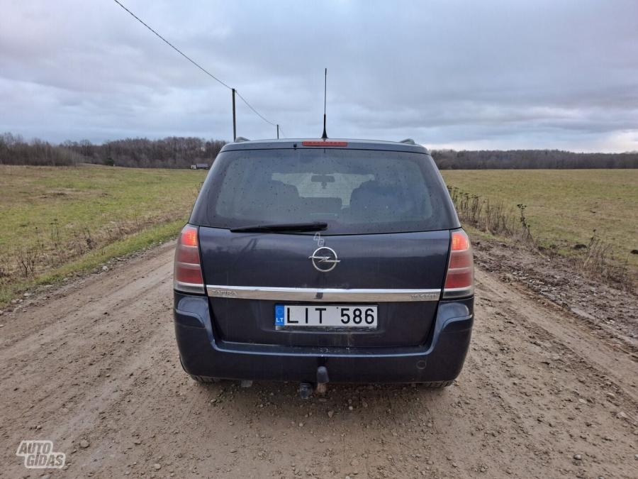 Blue Opel Zafira 2007 in Kretinga, with an engine capacity of 1.90 L and mileage of 271 thousand km for 950 €, photo 5 on AUTOMOTO.COM.LV