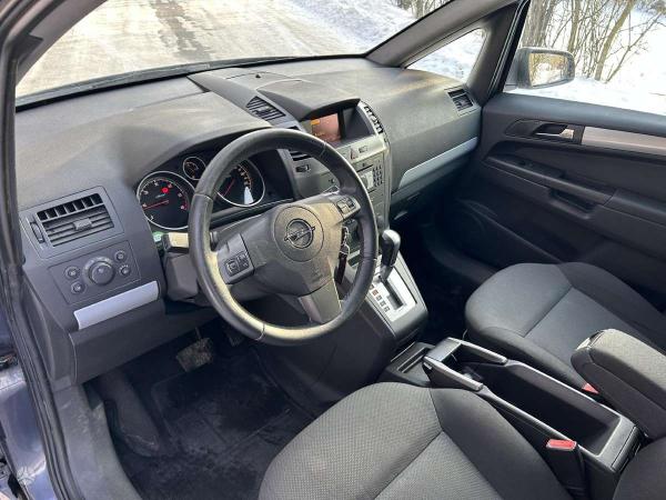 Zils Opel Zafira 2007 Kauņa, ar dzinēja tilpumu 1.91 L un nobraukumu 281 tūkst. km par 2200 €, foto 7 vietnē AUTOMOTO.COM.LV