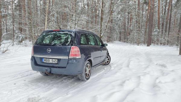 Zils Opel Zafira 2007 Viļņa, ar dzinēja tilpumu 1.91 L un nobraukumu 328 tūkst. km par 1850 €, foto 6 vietnē AUTOMOTO.COM.LV