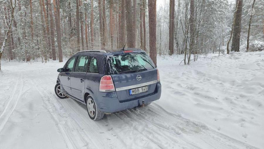 Zils Opel Zafira 2007 Viļņa, ar dzinēja tilpumu 1.91 L un nobraukumu 328 tūkst. km par 1850 €, foto 8 vietnē AUTOMOTO.COM.LV