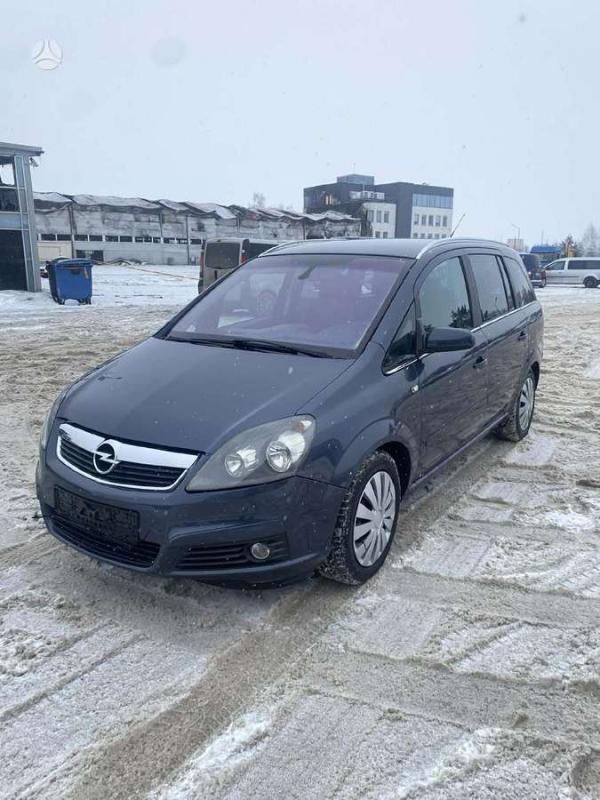 Blue Opel Zafira 2007 in Marijampole, with an engine capacity of 2.20 L and mileage of 301 thousand km for 1100 €, photo 2 on AUTOMOTO.COM.LV