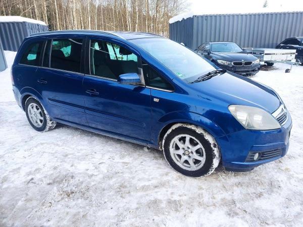 Blue Opel Zafira 2007 in Utena, with an engine capacity of 1.80 L and mileage of 218 thousand km for 2200 €, photo 9 on AUTOMOTO.COM.LV
