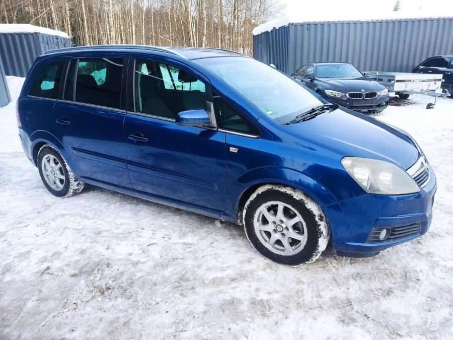 Zils Opel Zafira 2007 Utena, ar dzinēja tilpumu 1.80 L un nobraukumu 218 tūkst. km par 2200 €, foto 9 vietnē AUTOMOTO.COM.LV