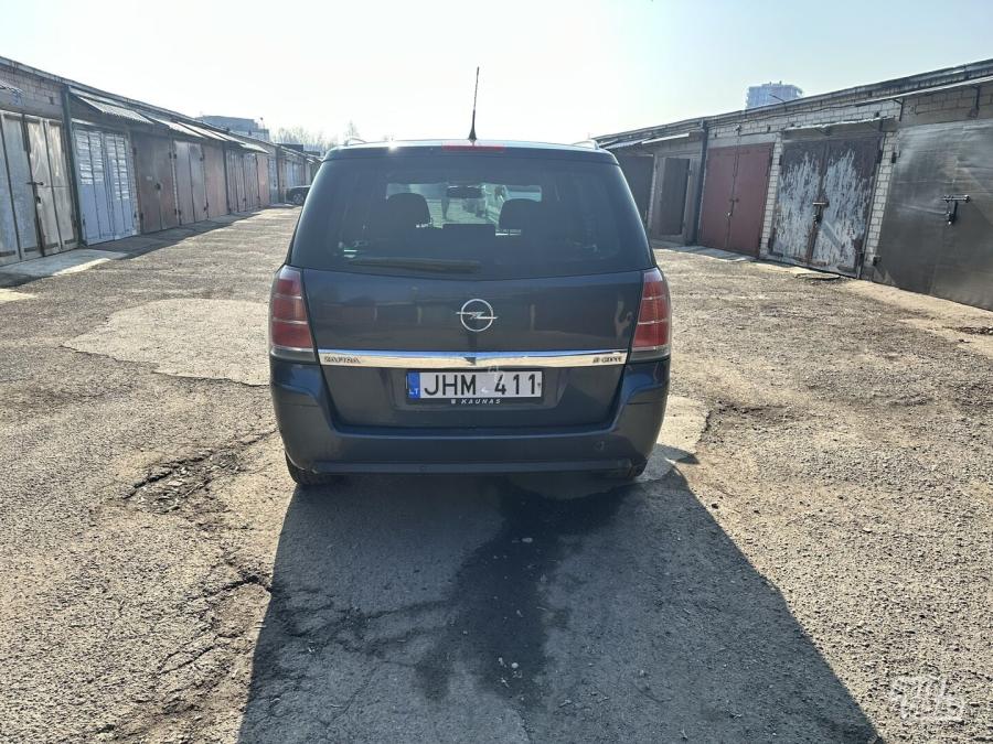 Zils Opel Zafira 2007 Kauņa, ar dzinēja tilpumu 1.90 L un nobraukumu 325 tūkst. km par 1499 €, foto 4 vietnē AUTOMOTO.COM.LV