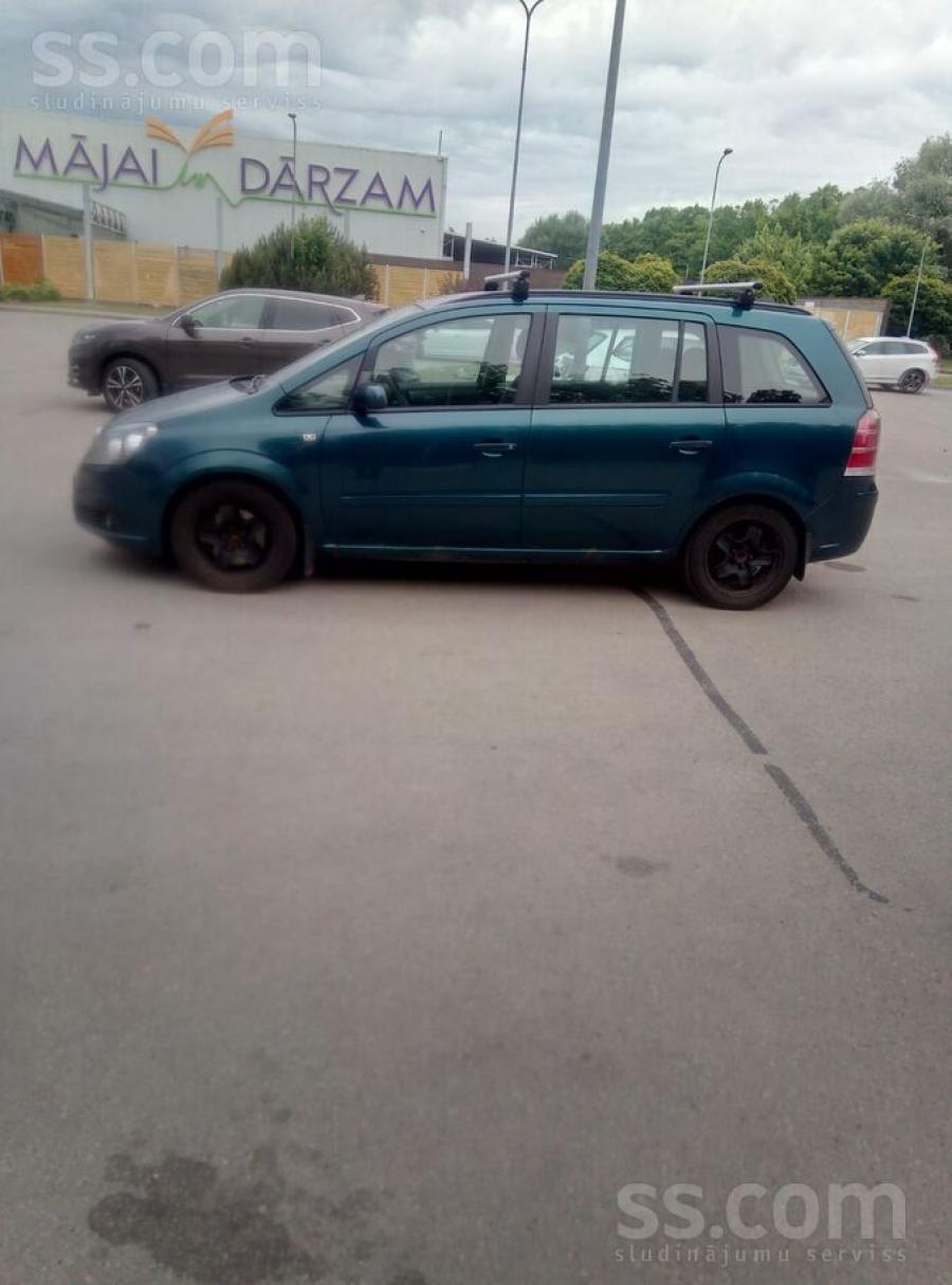Blue Opel Zafira 2007 in Cesis, with an engine capacity of 1.90 L and mileage of 426 thousand km for 900 €, photo 3 on AUTOMOTO.COM.LV