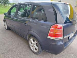Zils Opel Zafira 2007 Šauļi, ar dzinēja tilpumu 1.91 L un nobraukumu 320 tūkst. km par 950 €, foto 3 vietnē AUTOMOTO.COM.LV