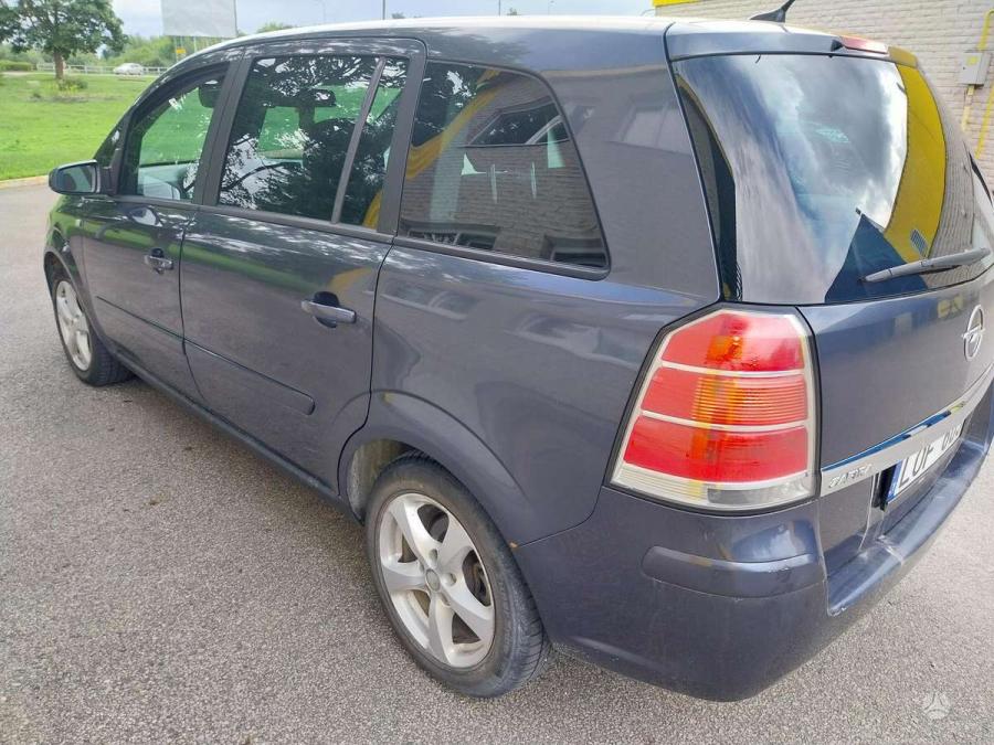 Zils Opel Zafira 2007 Šauļi, ar dzinēja tilpumu 1.91 L un nobraukumu 320 tūkst. km par 950 €, foto 3 vietnē AUTOMOTO.COM.LV