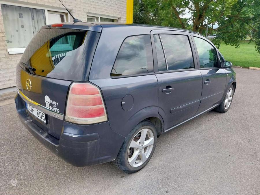 Zils Opel Zafira 2007 Šauļi, ar dzinēja tilpumu 1.91 L un nobraukumu 320 tūkst. km par 950 €, foto 5 vietnē AUTOMOTO.COM.LV