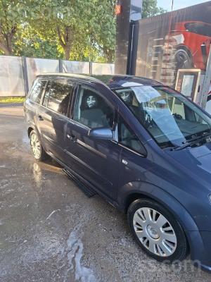 Zils Opel Zafira 2007 Tukums, ar dzinēja tilpumu 1.90 L un nobraukumu 378 tūkst. km par 900 €, foto 3 vietnē AUTOMOTO.COM.LV