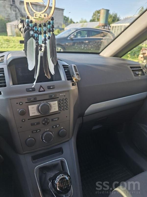 Zils Opel Zafira 2007 Tukums, ar dzinēja tilpumu 1.90 L un nobraukumu 378 tūkst. km par 900 €, foto 4 vietnē AUTOMOTO.COM.LV