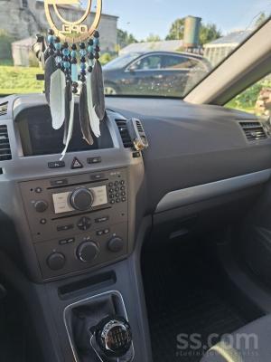 Zils Opel Zafira 2007 Tukums, ar dzinēja tilpumu 1.90 L un nobraukumu 378 tūkst. km par 900 €, foto 5 vietnē AUTOMOTO.COM.LV