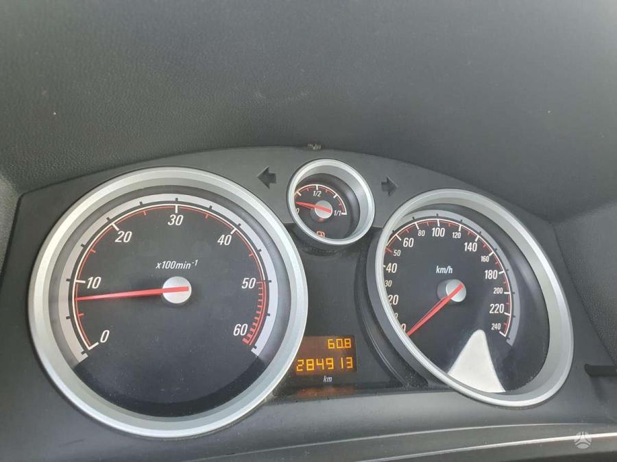 Zils Opel Zafira 2007 Vilkaviškis, ar dzinēja tilpumu 1.91 L un nobraukumu 284 tūkst. km par 1150 €, foto 11 vietnē AUTOMOTO.COM.LV