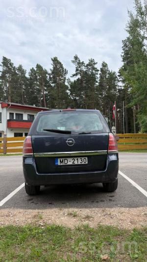 Zils Opel Zafira 2007 Tukums, ar dzinēja tilpumu 1.90 L un nobraukumu 409 tūkst. km par 1400 €, foto 4 vietnē AUTOMOTO.COM.LV