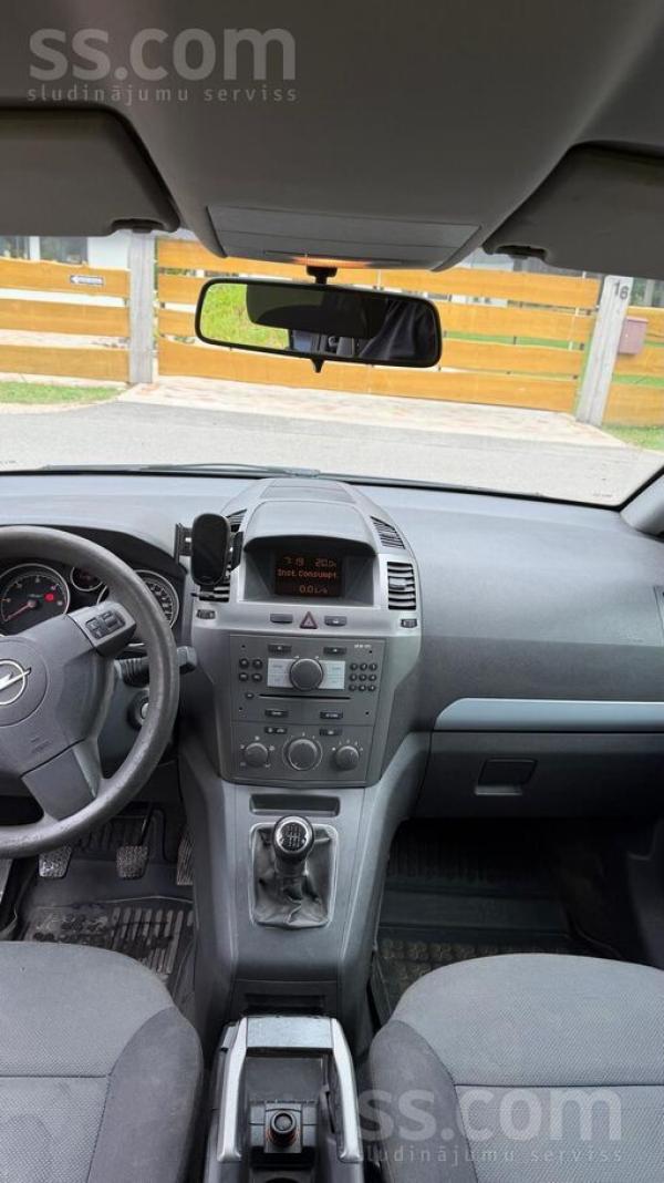 Zils Opel Zafira 2007 Tukums, ar dzinēja tilpumu 1.90 L un nobraukumu 409 tūkst. km par 1400 €, foto 5 vietnē AUTOMOTO.COM.LV
