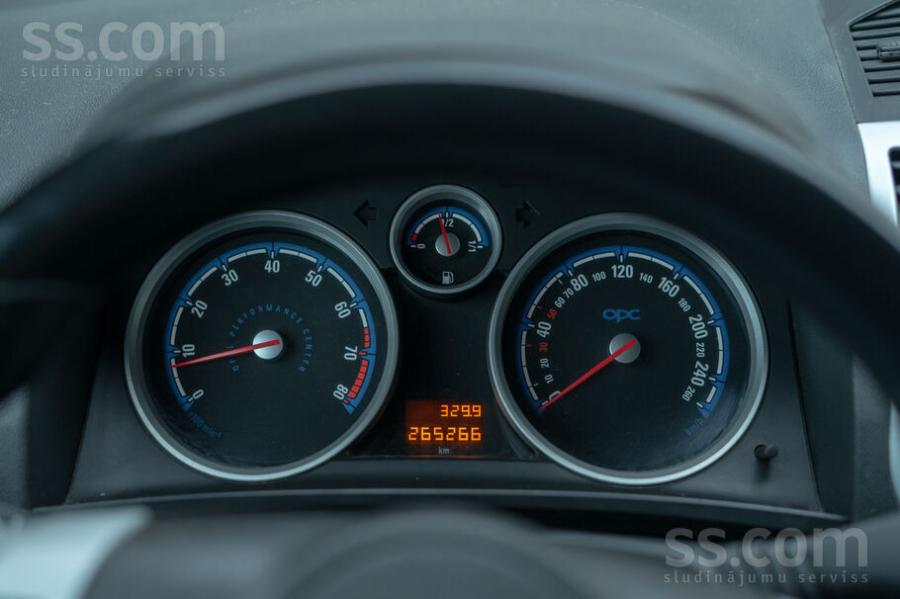 Zils Opel Zafira 2007 Liepāja, ar dzinēja tilpumu 2.00 L un nobraukumu 265 tūkst. km par 4700 €, foto 18 vietnē AUTOMOTO.COM.LV