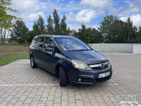 Blue Opel Zafira 2007 in Riga, with an engine capacity of 1.90 L and mileage of 326 thousand km for 1890 €, photo 3 on AUTOMOTO.COM.LV