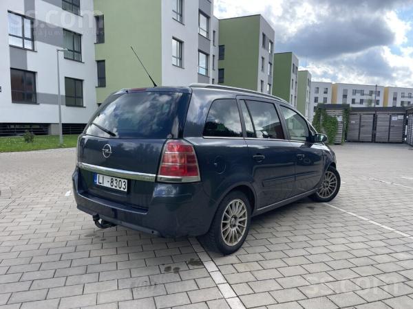 Blue Opel Zafira 2007 in Riga, with an engine capacity of 1.90 L and mileage of 326 thousand km for 1890 €, photo 4 on AUTOMOTO.COM.LV