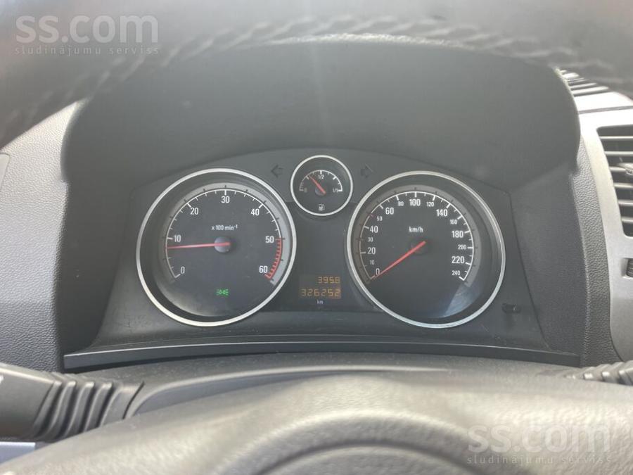 Zils Opel Zafira 2007 Rīga, ar dzinēja tilpumu 1.90 L un nobraukumu 326 tūkst. km par 1890 €, foto 14 vietnē AUTOMOTO.COM.LV