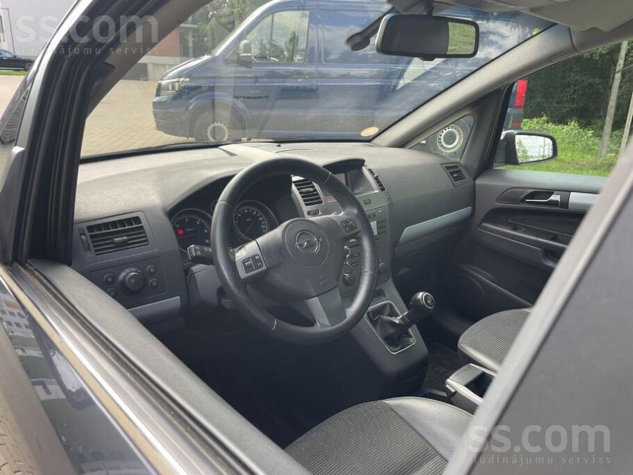 Zils Opel Zafira 2007 Rīga, ar dzinēja tilpumu 1.90 L un nobraukumu 326 tūkst. km par 1890 €, foto 16 vietnē AUTOMOTO.COM.LV