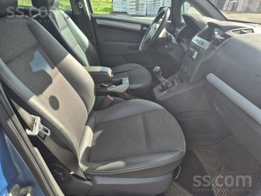 Zils Opel Zafira 2007 Rīga, ar dzinēja tilpumu 1.90 L un nobraukumu 254 tūkst. km par 1900 €, foto 12 vietnē AUTOMOTO.COM.LV