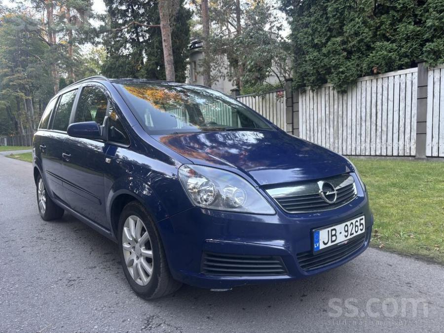 Blue Opel Zafira 2007 in Riga, with an engine capacity of 1.90 L and mileage of 327 thousand km for 1390 €, photo 7 on AUTOMOTO.COM.LV