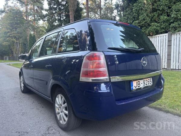 Zils Opel Zafira 2007 Rīga, ar dzinēja tilpumu 1.90 L un nobraukumu 327 tūkst. km par 1390 €, foto 8 vietnē AUTOMOTO.COM.LV