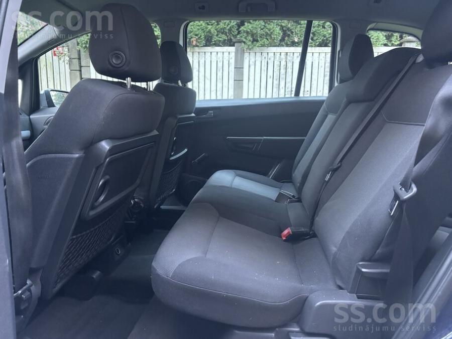 Blue Opel Zafira 2007 in Riga, with an engine capacity of 1.90 L and mileage of 327 thousand km for 1390 €, photo 15 on AUTOMOTO.COM.LV