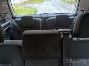 Blue Opel Zafira 2007 in Riga, with an engine capacity of 1.90 L and mileage of 327 thousand km for 1390 €, photo 17 on AUTOMOTO.COM.LV