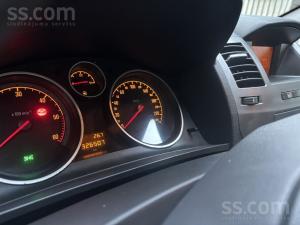 Blue Opel Zafira 2007 in Riga, with an engine capacity of 1.90 L and mileage of 327 thousand km for 1390 €, photo 18 on AUTOMOTO.COM.LV