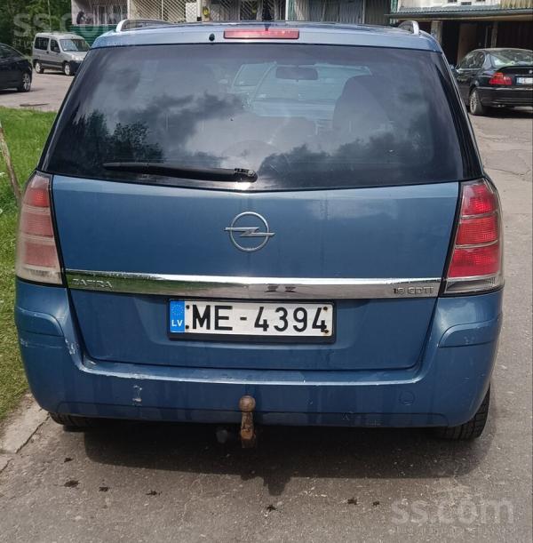 Zils Opel Zafira 2008 Rīga, ar dzinēja tilpumu 1.90 L un nobraukumu 311 tūkst. km par 1200 €, foto 5 vietnē AUTOMOTO.COM.LV