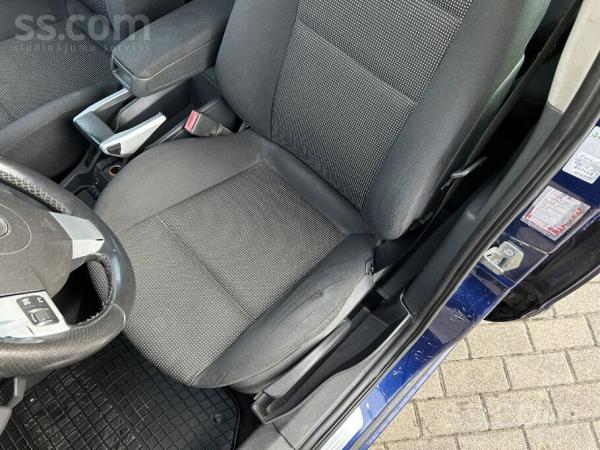 Zils Opel Zafira 2008 Rīga, ar dzinēja tilpumu 1.70 L un nobraukumu 252 tūkst. km par 1500 €, foto 6 vietnē AUTOMOTO.COM.LV