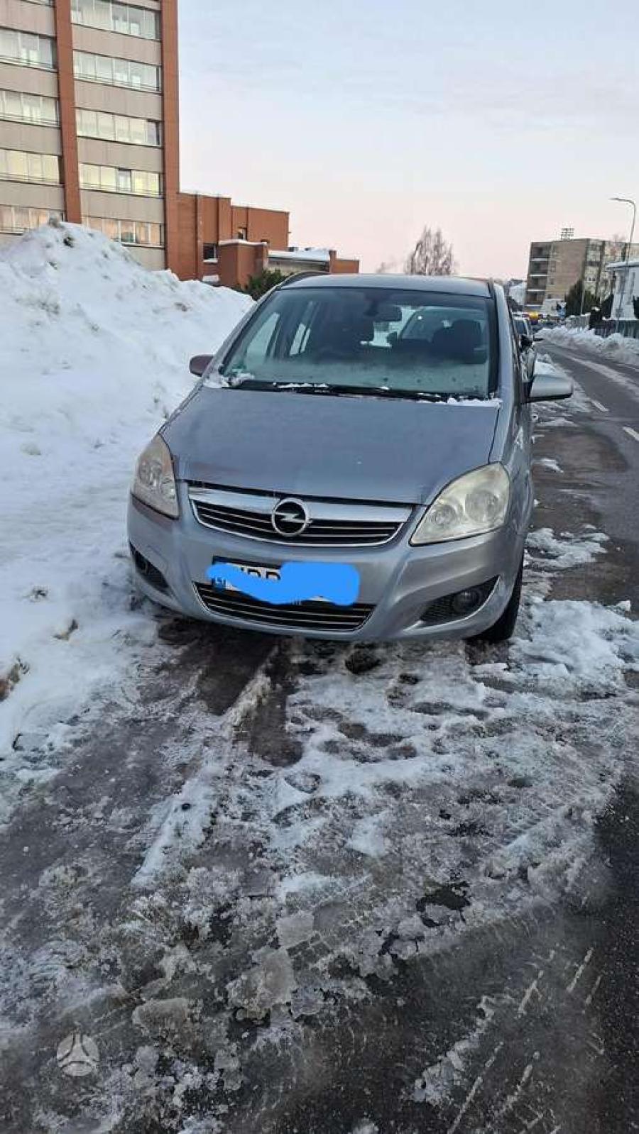 Zils Opel Zafira 2008 Telšiai, ar dzinēja tilpumu 1.91 L un nobraukumu 279 tūkst. km par 1800 €, foto 6 vietnē AUTOMOTO.COM.LV