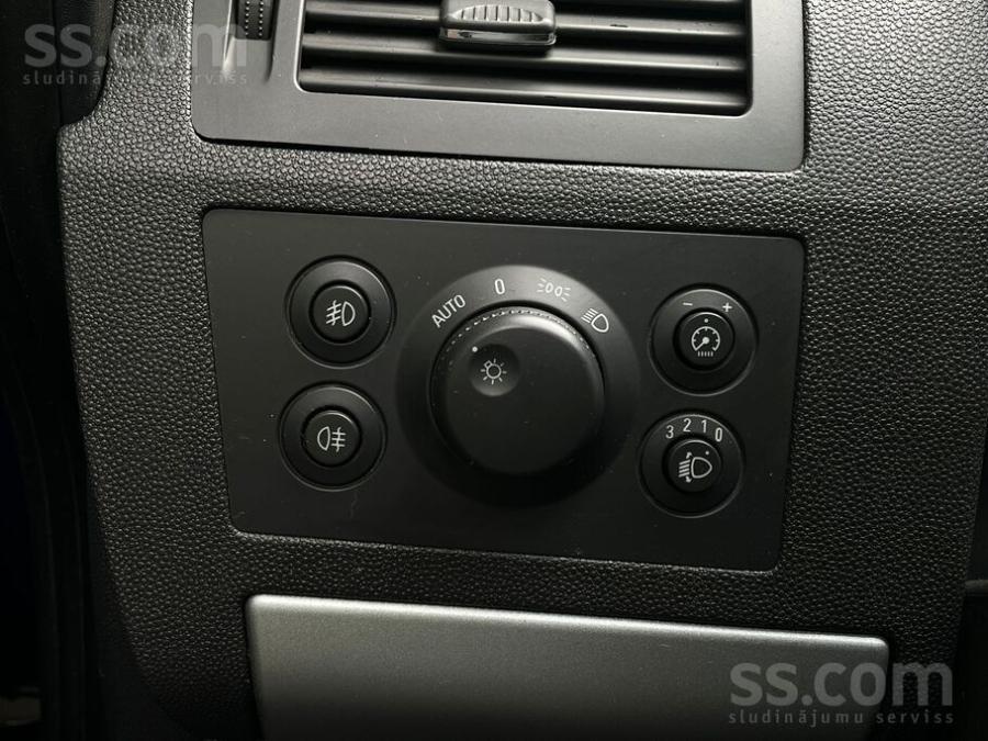 Zils Opel Zafira 2008 Rīga, ar dzinēja tilpumu 1.90 L un nobraukumu 0 tūkst. km par 2899 €, foto 14 vietnē AUTOMOTO.COM.LV