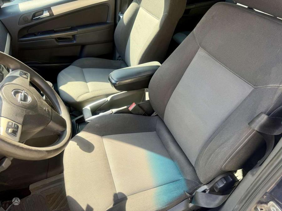 Blue Opel Zafira 2008 in Vilnius, with an engine capacity of 1.91 L and mileage of 208 thousand km for 1750 €, photo 12 on AUTOMOTO.COM.LV