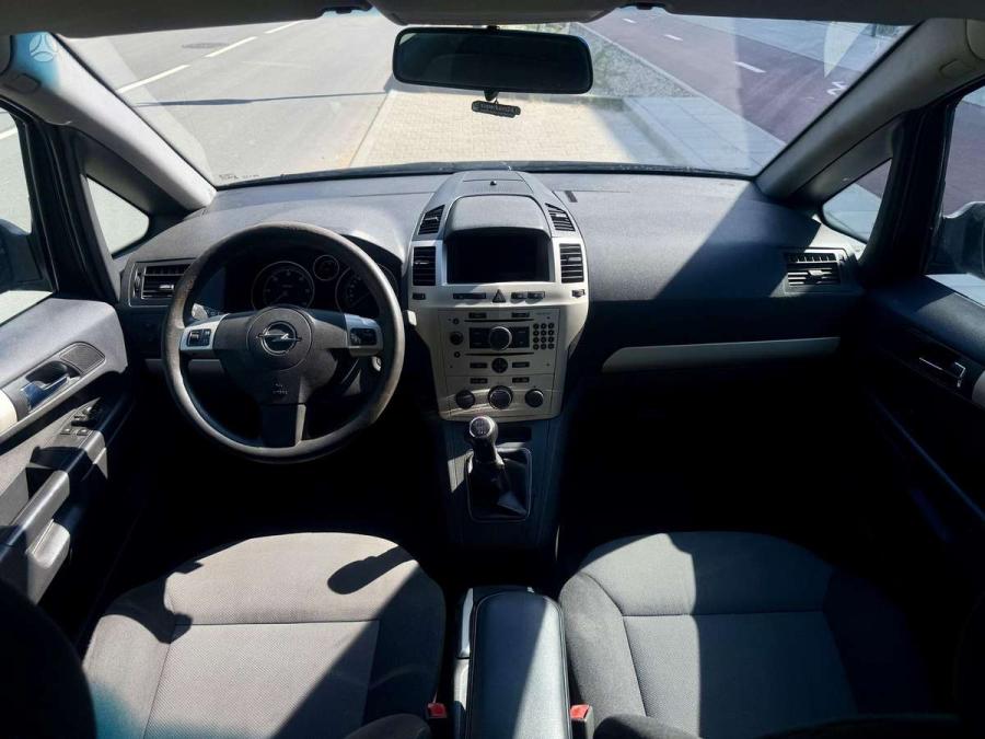 Blue Opel Zafira 2008 in Vilnius, with an engine capacity of 1.91 L and mileage of 208 thousand km for 1750 €, photo 13 on AUTOMOTO.COM.LV