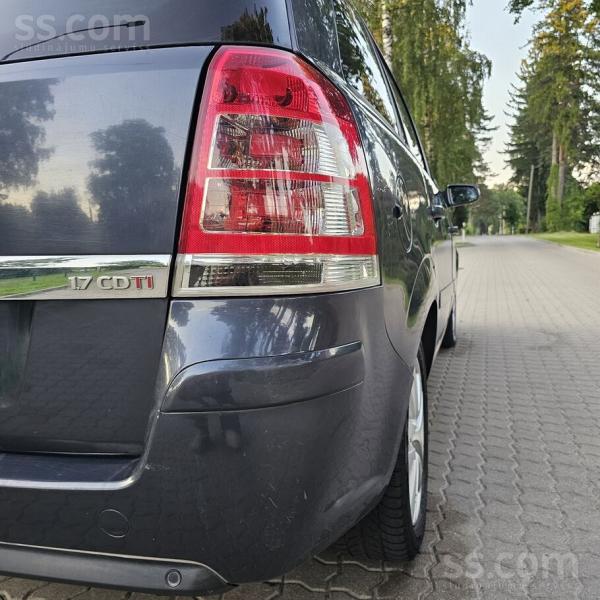 Zils Opel Zafira 2008 Rīga, ar dzinēja tilpumu 1.70 L un nobraukumu 337 tūkst. km par 1999 €, foto 9 vietnē AUTOMOTO.COM.LV
