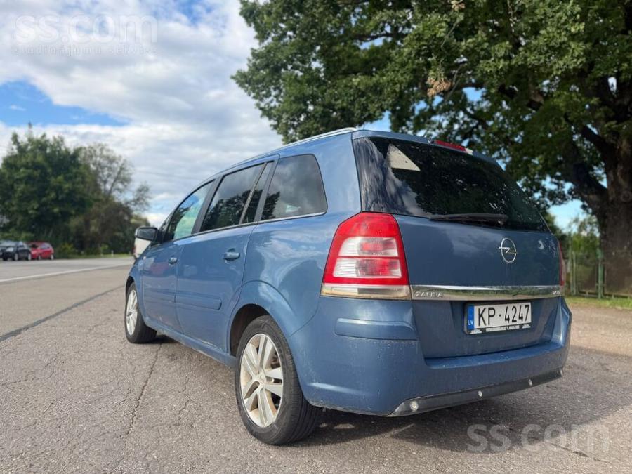 Zils Opel Zafira 2008 Rīga, ar dzinēja tilpumu 1.70 L un nobraukumu 260 tūkst. km par 990 €, foto 5 vietnē AUTOMOTO.COM.LV