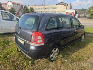 Blue Opel Zafira 2008 in Cesis, with an engine capacity of 2.20 L and mileage of 320 thousand km for 1300 €, photo  on AUTOMOTO.COM.LV