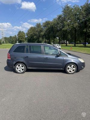 Blue Opel Zafira 2008 in Kaunas, with an engine capacity of 1.91 L and mileage of 258 thousand km for 1300 €, photo 5 on AUTOMOTO.COM.LV