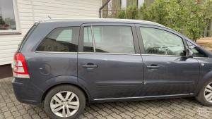 Blue Opel Zafira 2008 in Taurage, with an engine capacity of 1.90 L and mileage of 228 thousand km for 2050 €, photo  on AUTOMOTO.COM.LV