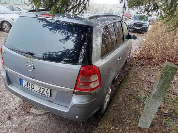 Zils Opel Zafira 2009 Viļņa, ar dzinēja tilpumu 1.91 L un nobraukumu 360 tūkst. km par 500 €, foto 4 vietnē AUTOMOTO.COM.LV