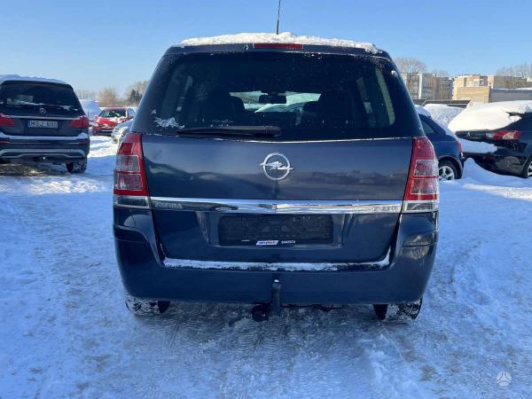 Blue Opel Zafira 2009 in Kretinga, with an engine capacity of 1.69 L and mileage of 230 thousand km for 3350 €, photo 6 on AUTOMOTO.COM.LV