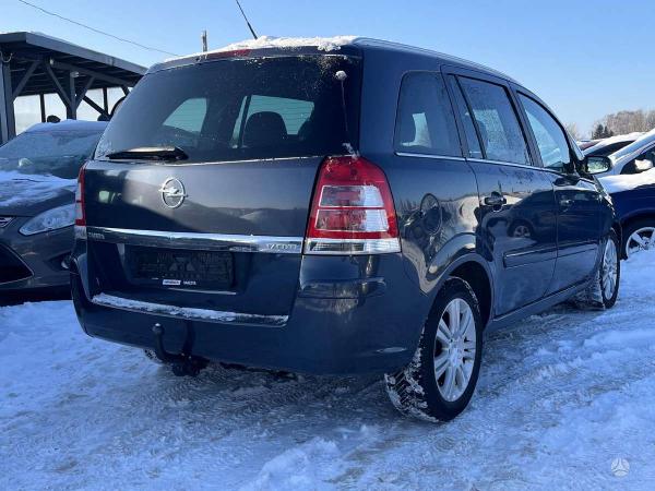 Blue Opel Zafira 2009 in Kretinga, with an engine capacity of 1.69 L and mileage of 230 thousand km for 3350 €, photo 7 on AUTOMOTO.COM.LV