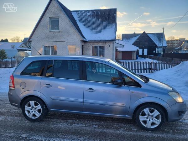 Blue Opel Zafira 2009 in Alytus, with an engine capacity of 1.90 L and mileage of 290 thousand km for 1550 €, photo 4 on AUTOMOTO.COM.LV