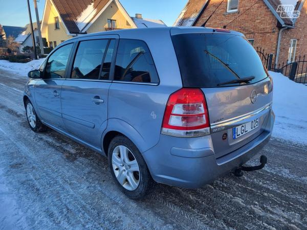 Blue Opel Zafira 2009 in Alytus, with an engine capacity of 1.90 L and mileage of 290 thousand km for 1550 €, photo 6 on AUTOMOTO.COM.LV