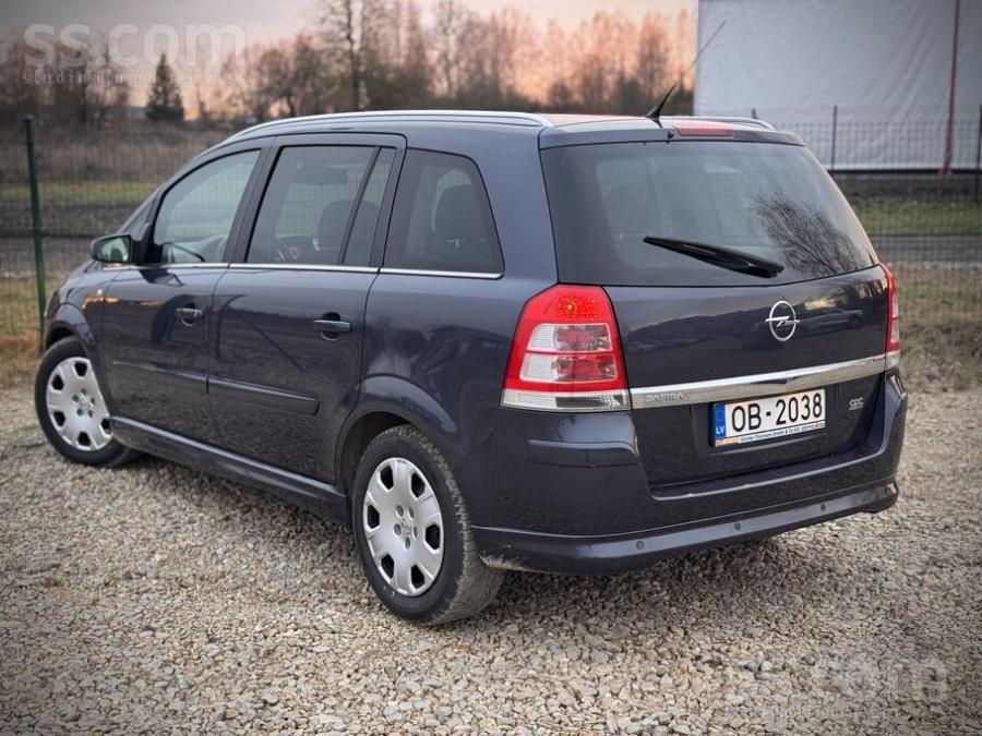 Zils Opel Zafira 2009 Rīga, ar dzinēja tilpumu 1.80 L un nobraukumu 267 tūkst. km par 2850 €, foto 3 vietnē AUTOMOTO.COM.LV