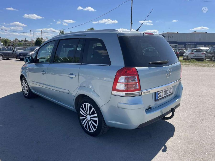 Blue Opel Zafira 2009 in Siauliai, with an engine capacity of 1.91 L and mileage of 273 thousand km for 2450 €, photo 4 on AUTOMOTO.COM.LV