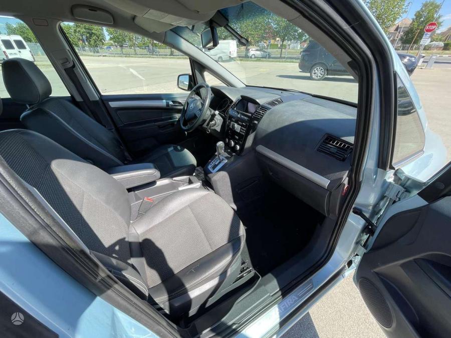 Blue Opel Zafira 2009 in Siauliai, with an engine capacity of 1.91 L and mileage of 273 thousand km for 2450 €, photo 12 on AUTOMOTO.COM.LV